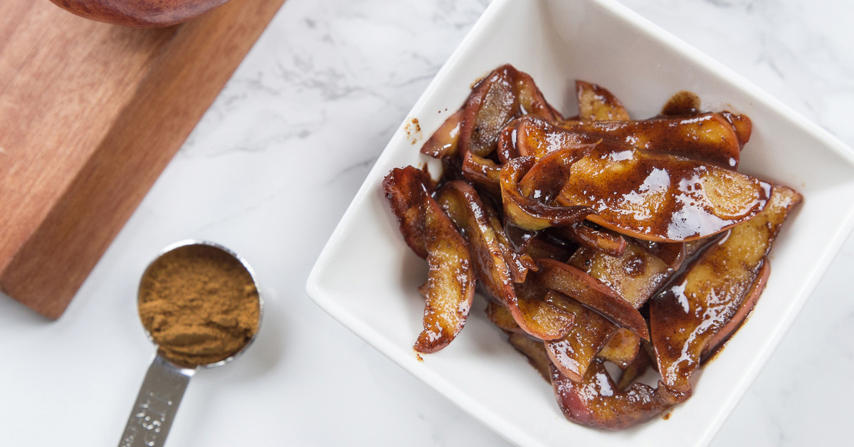 Sweet Cinnamon Apple Slices Recipe - NomRecipes.com